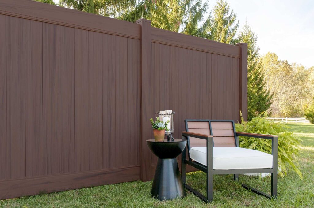 Saratoga Signature - KVT Keystone Vinyl Fence