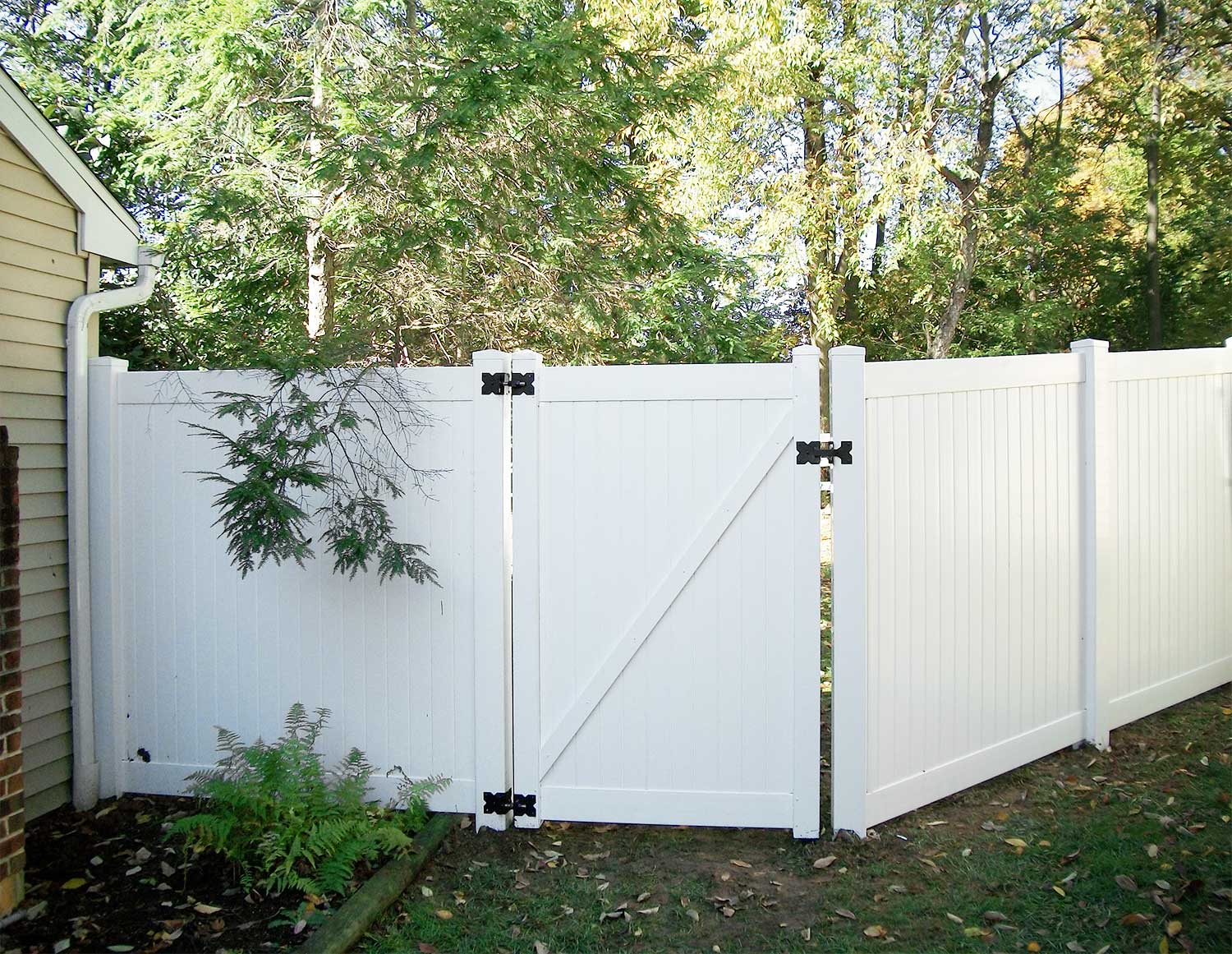 All Fence Products | KVT Keystone Vinyl Fence