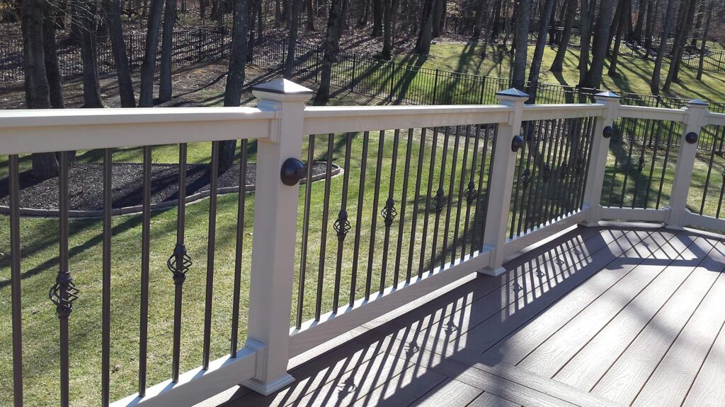 Vintage - KVT Keystone Vinyl Fence