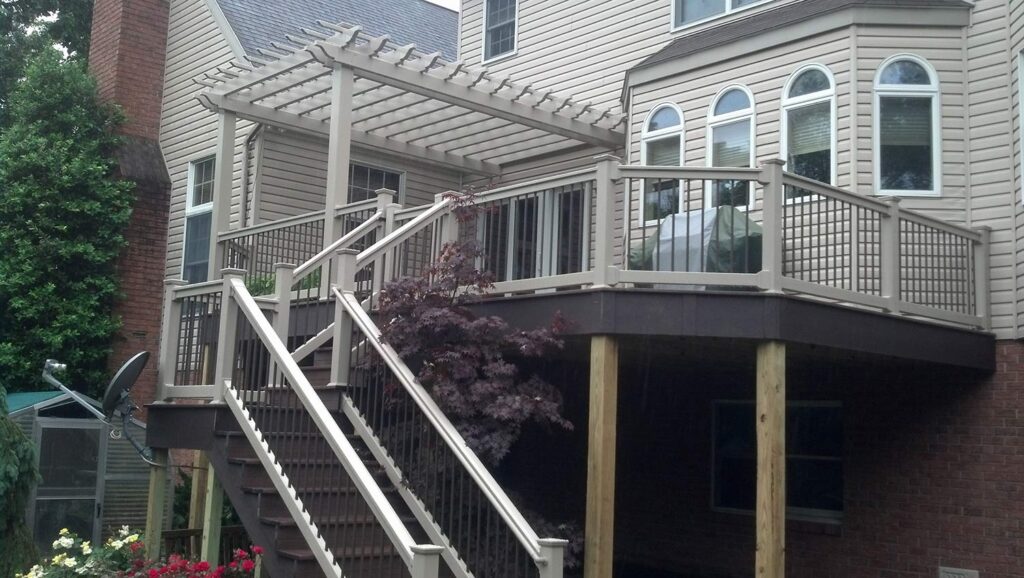 Vintage - KVT Keystone Vinyl Fence